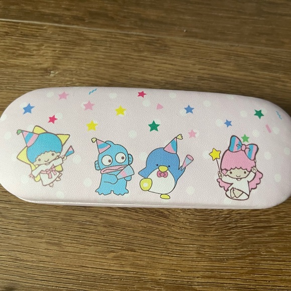 Sanrio | Accessories | Sanrionwt Childrens Hello Kitty Sunglasses And ...